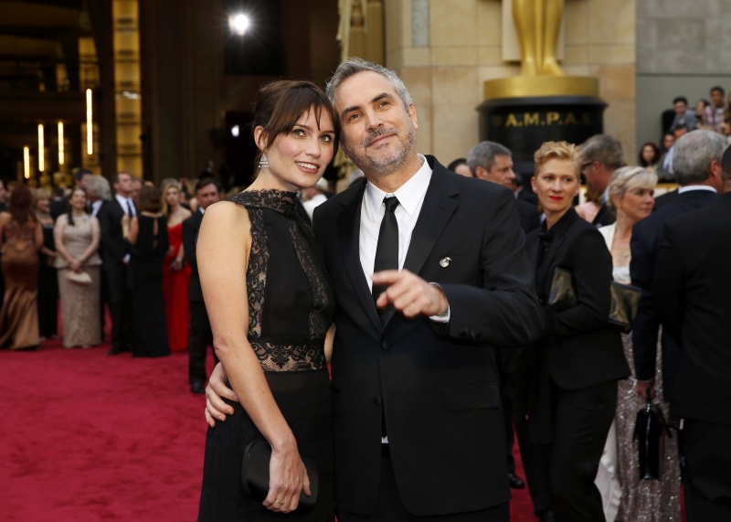 En iyi yönetmen ödülünü kazanan ilk Latin isim Alfonso Cuaron, geceye ...