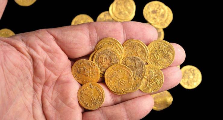 İsrail'de duvara gizlenmiş altın paralar bulundu - Diken