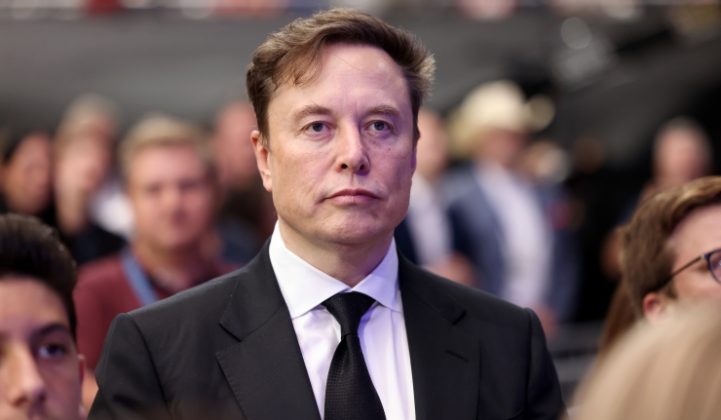 Elon Musk serveti 800 milyar doları aşan ilk kişi - Diken